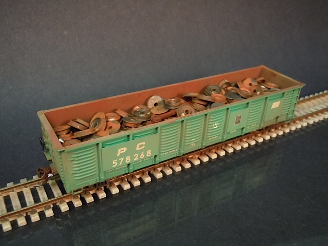 ExactRail HO Scale Gondola with Railroad Wheel Scrap Load -Protoloads