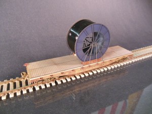 Red Caboose HO scale flat with utility cable steel spool -Protoloads