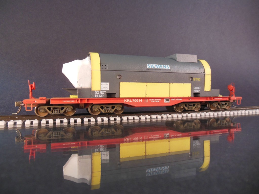 Walthers HO scale heavy duty flatcar with new Siemens Generator ...