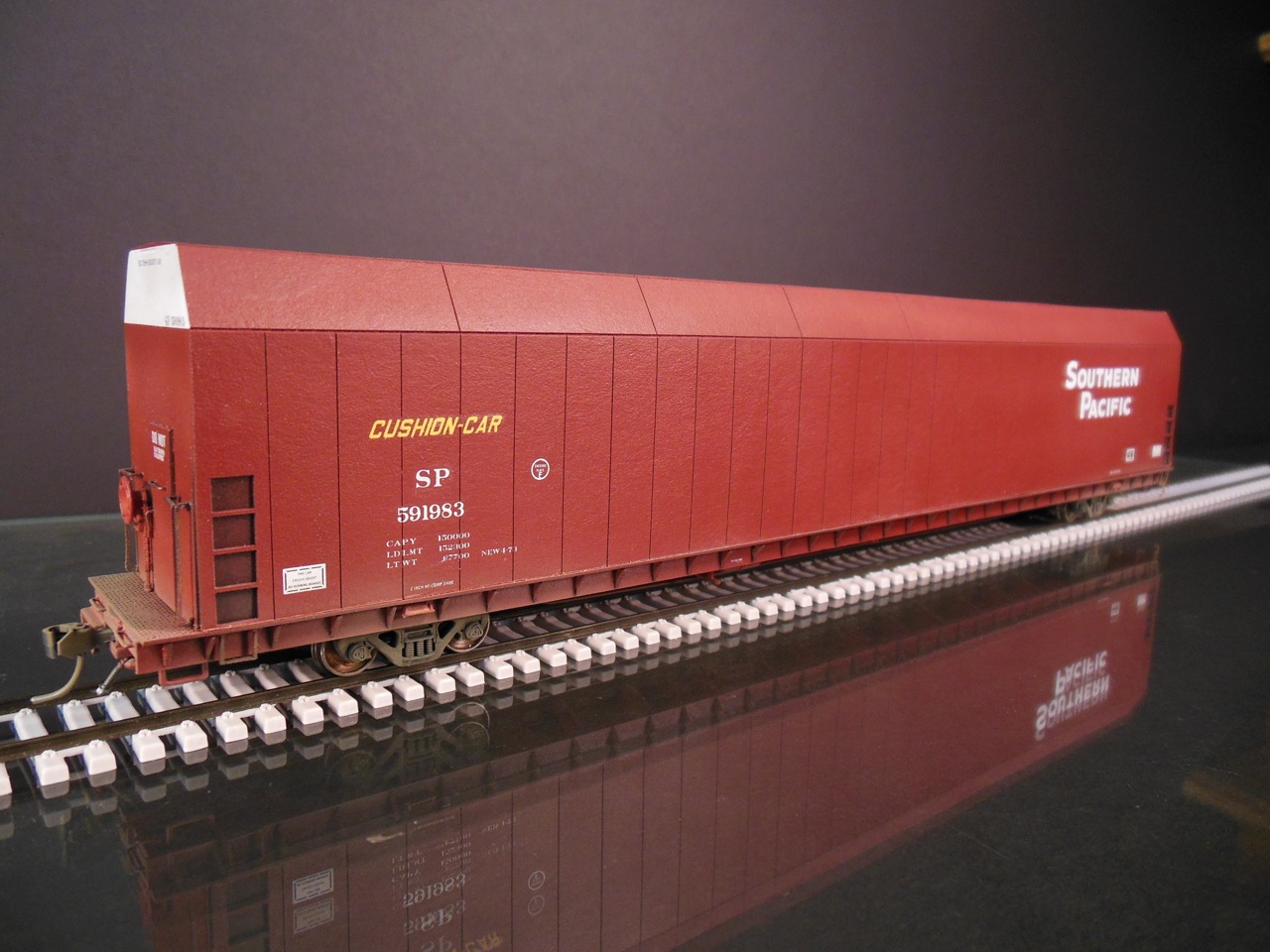 Atlas HO scale 89’ flatcar with canopy -Protoloads